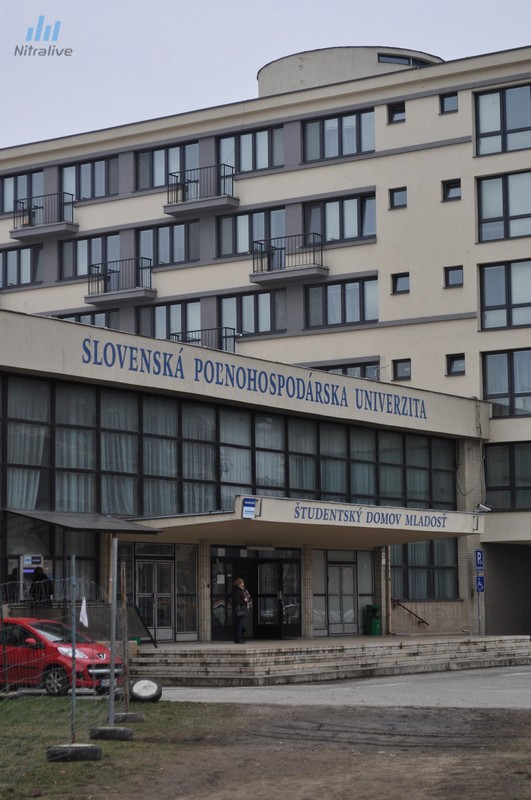 Výšková budova internátu Mladosť SPU v rekonštrukcii